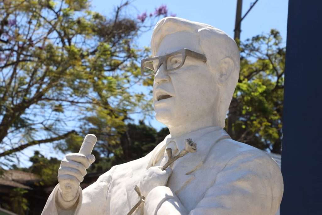 Rinden homenaje a Manuel Colom Argueta | Soy USAC