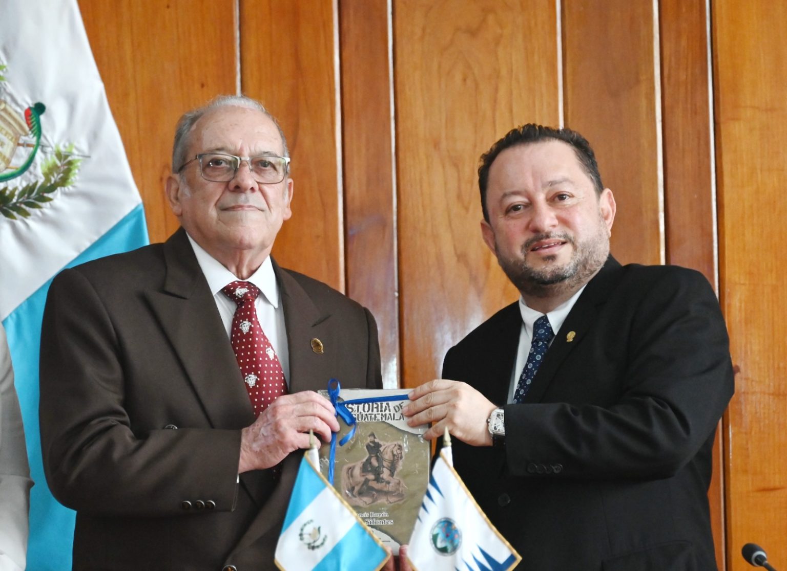 USAC presenta el libro… | Soy USAC